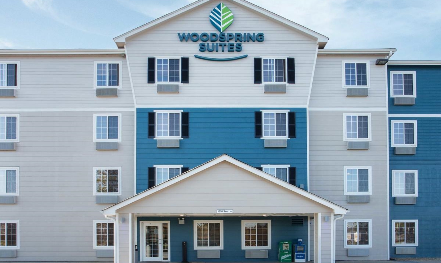 WoodSpring Hotels - Lindsay Goldberg