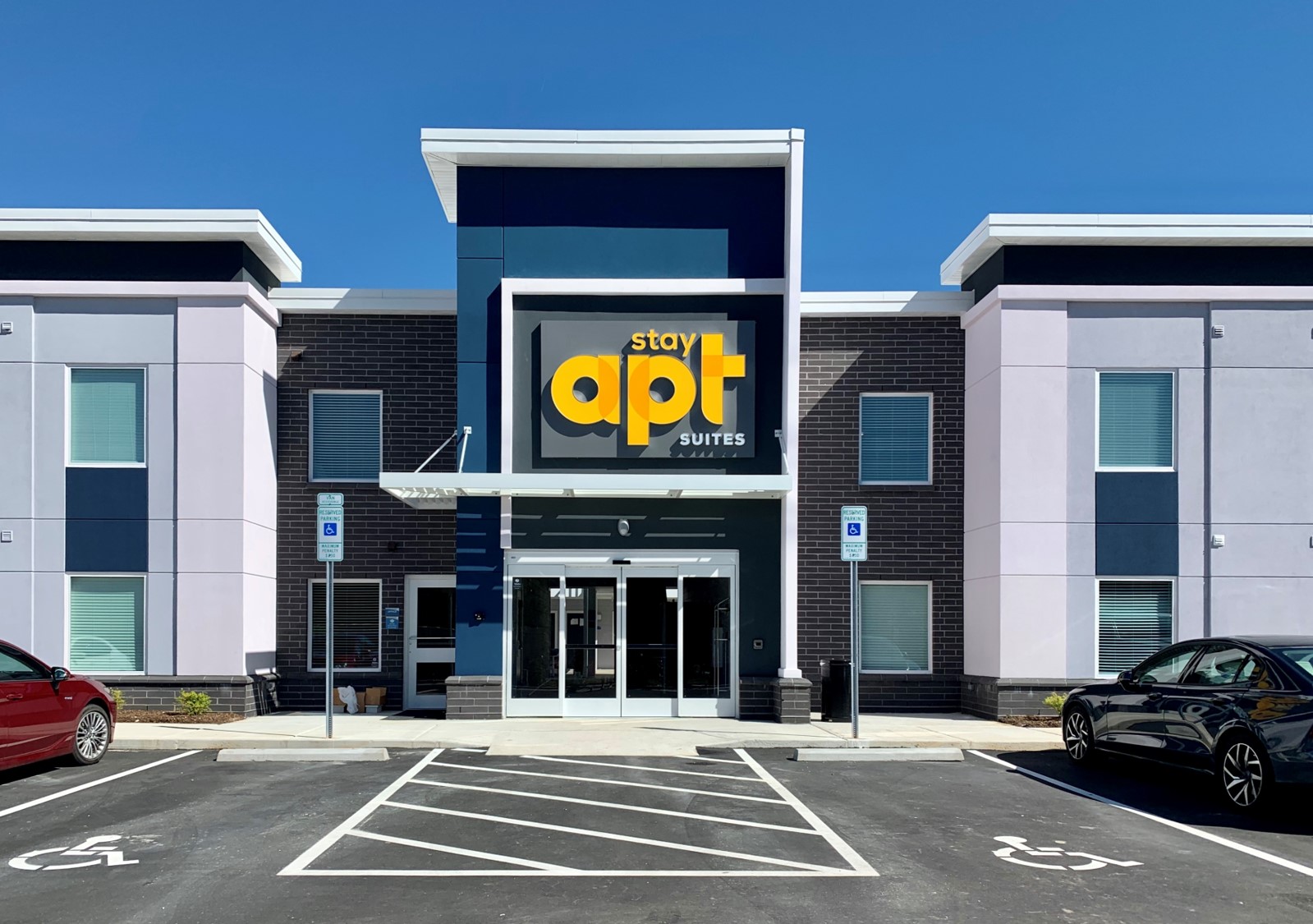 stayAPT Suites - Lindsay Goldberg